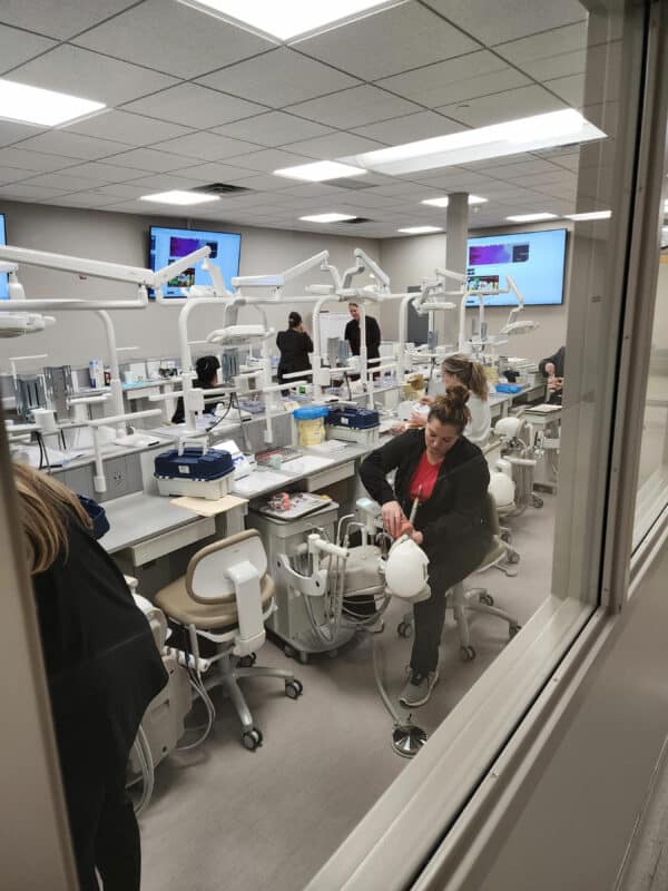 CVTC students brush up on skills in new dental simulation lab - The ...