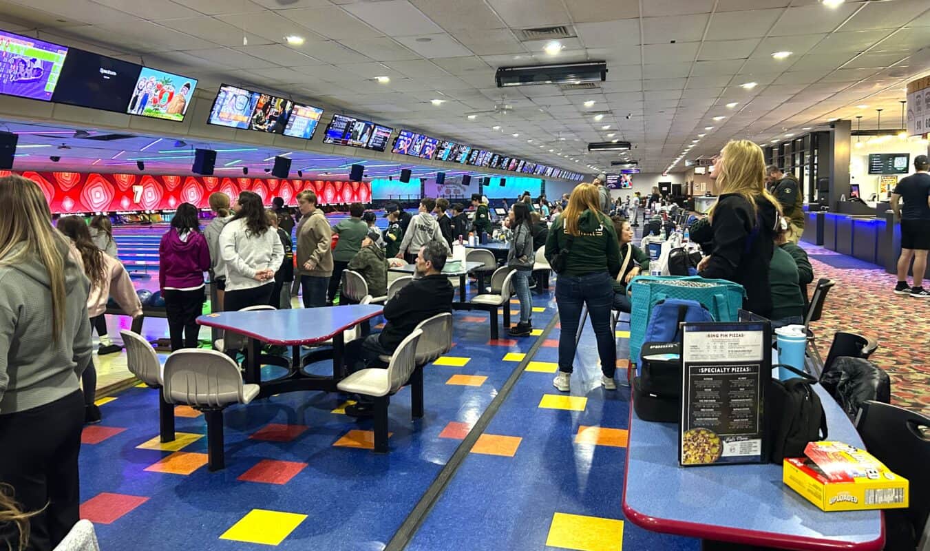 Ashwaubenon Bowling Alley installs Neoverse LED video wall - The ...