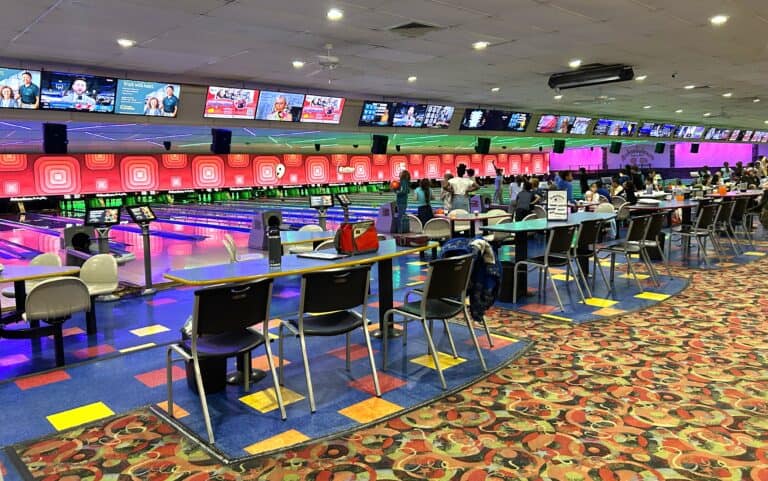 Ashwaubenon Bowling Alley installs Neoverse LED video wall - The ...