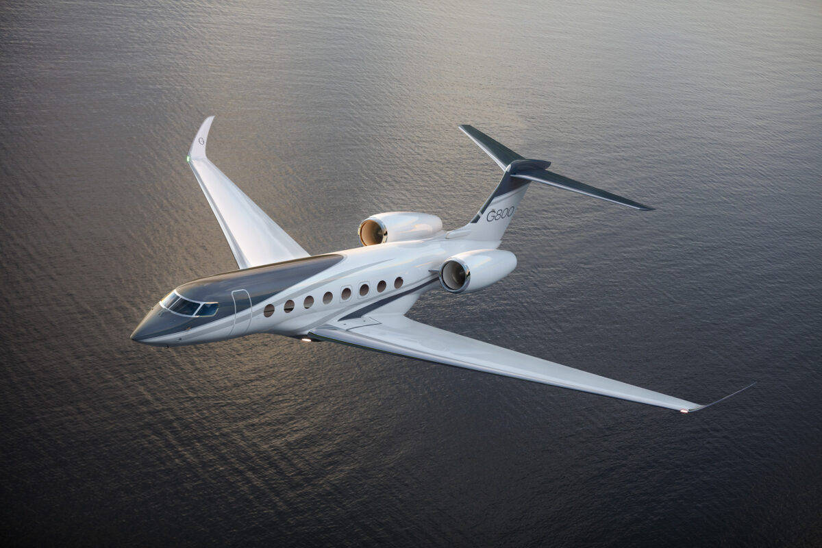 Gulfstream delivers first G800 Aircraft outfitted at Appleton facility ...