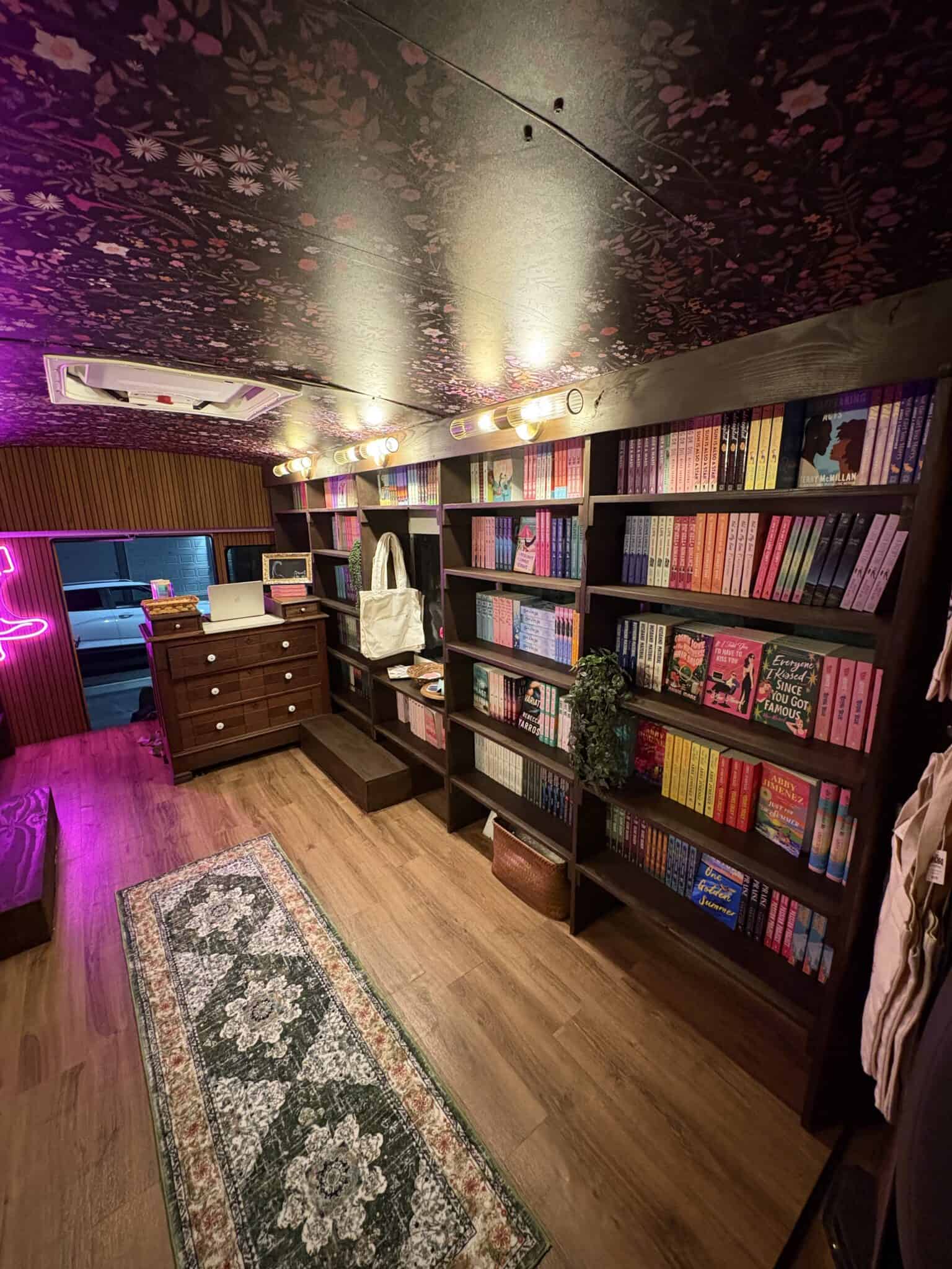 Loom & Lore – a turnkey, mobile bookstore experience - The Business News