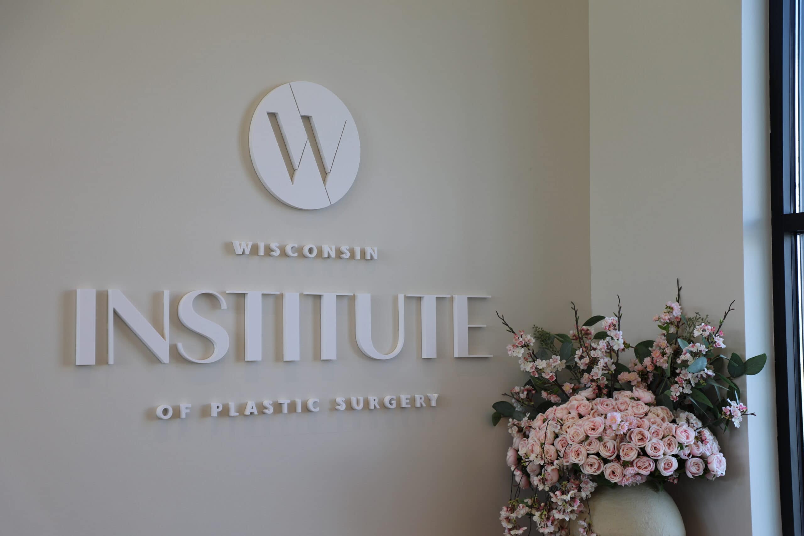Wisconsin Institute of Plastic Surgery cuts the ribbon in Appleton ...